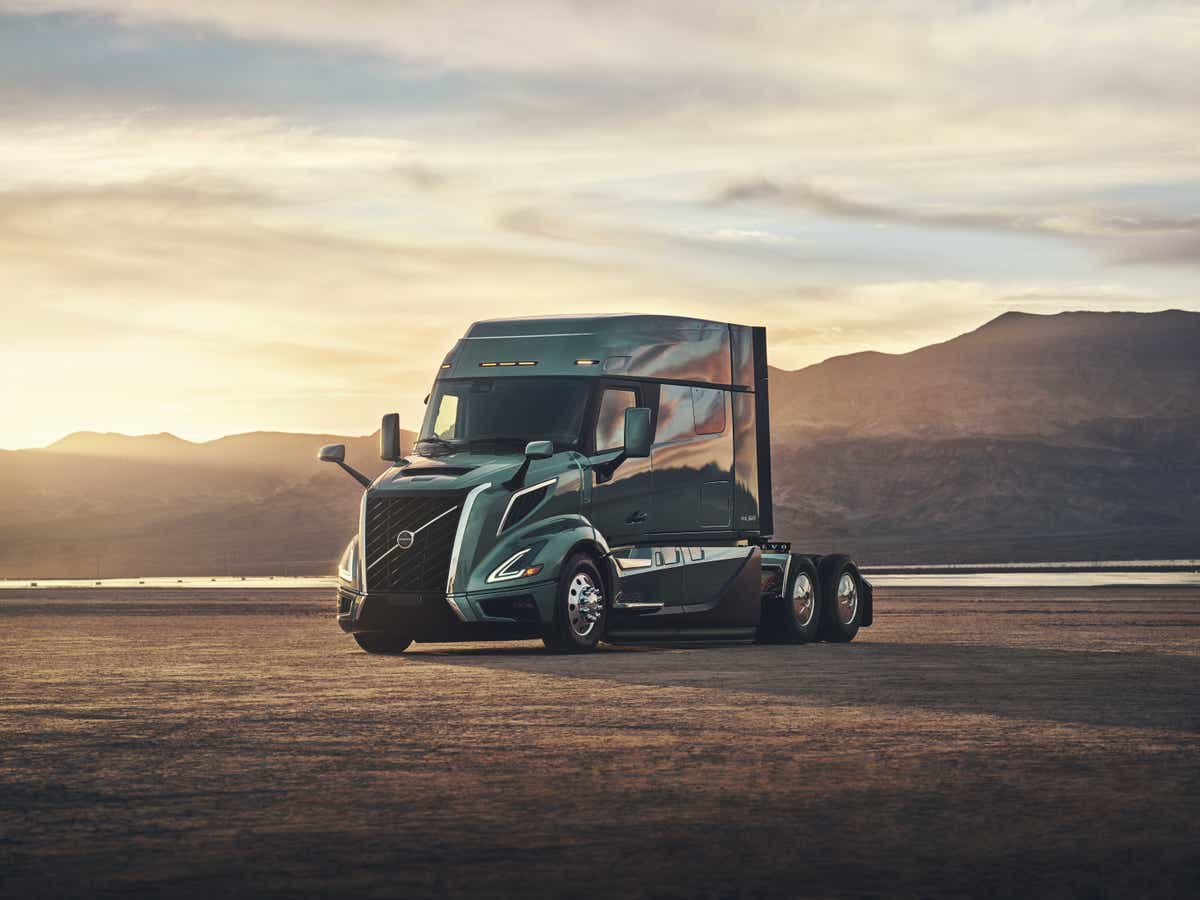 Volvo Trucks to Debut All-New Volvo VNL at TMC 2024