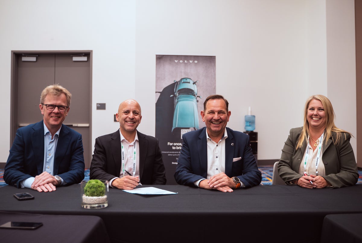 Volvo Trucks North America Customer Hight Logistics Expands All ...