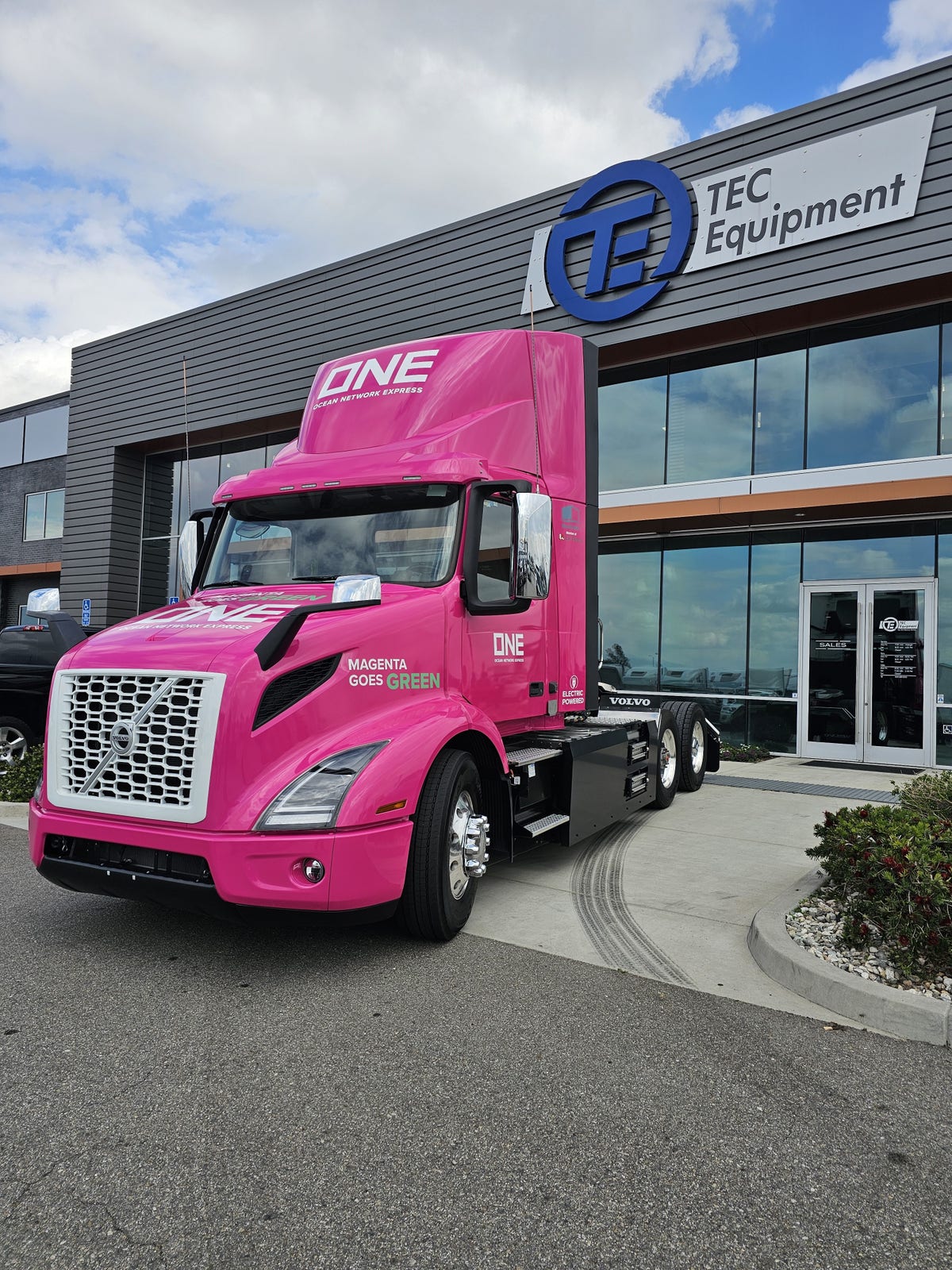 Volvo VNR Electric Trucks Purchased to Launch Program Supporting Small ...