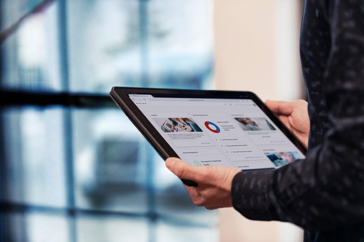 Introducing Volvo Connect: A Digital Suite of Connected Services Introducing Volvo Connect: A Digital Suite of Connected Services