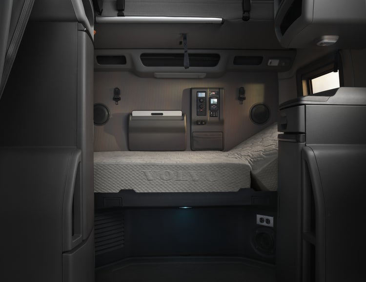 VNL Long Haul Trucks | Sleeper Semi Trucks | Volvo Trucks USA